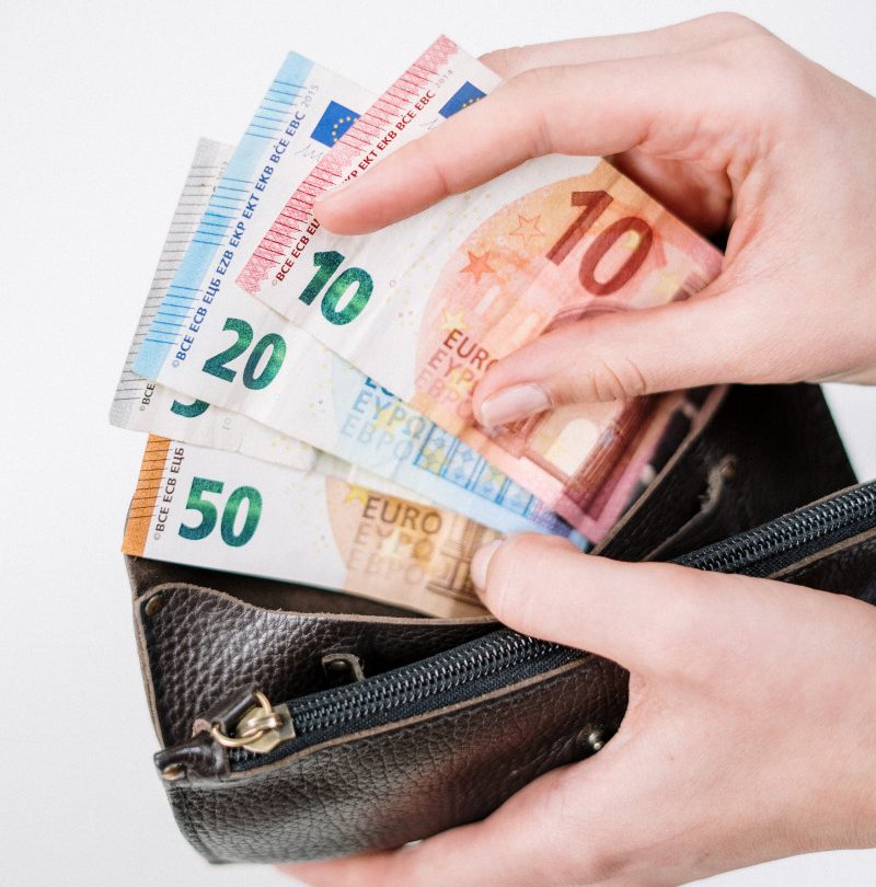 Επιταγή ακρίβειας 2023 / Ποιοι είναι οι δικαιούχοι - Μέχρι πότε θα ...
