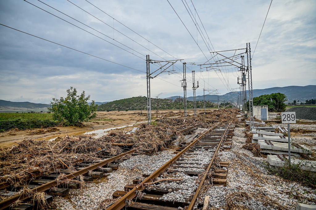 ΟΣΕ / Αποκάλυψη – Τα τρένα κυκλοφορούν με σβηστά φανάρια και χωρίς ...