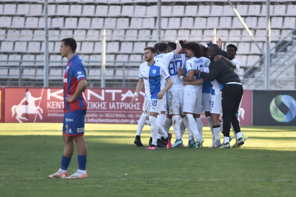 Super League / Νίκη-βάλσαμο του ΠΑΣ Γιάννινα, 2-1 στο Βόλο και χαμός ...