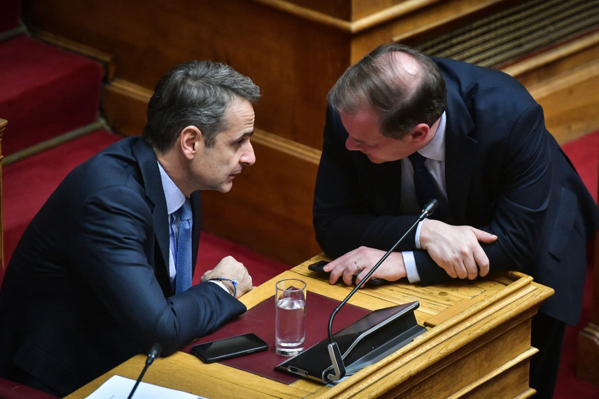 Η άποψή μας / Ποιος κρύβεται πίσω από τον Καραμανλή; - tvxs.gr
