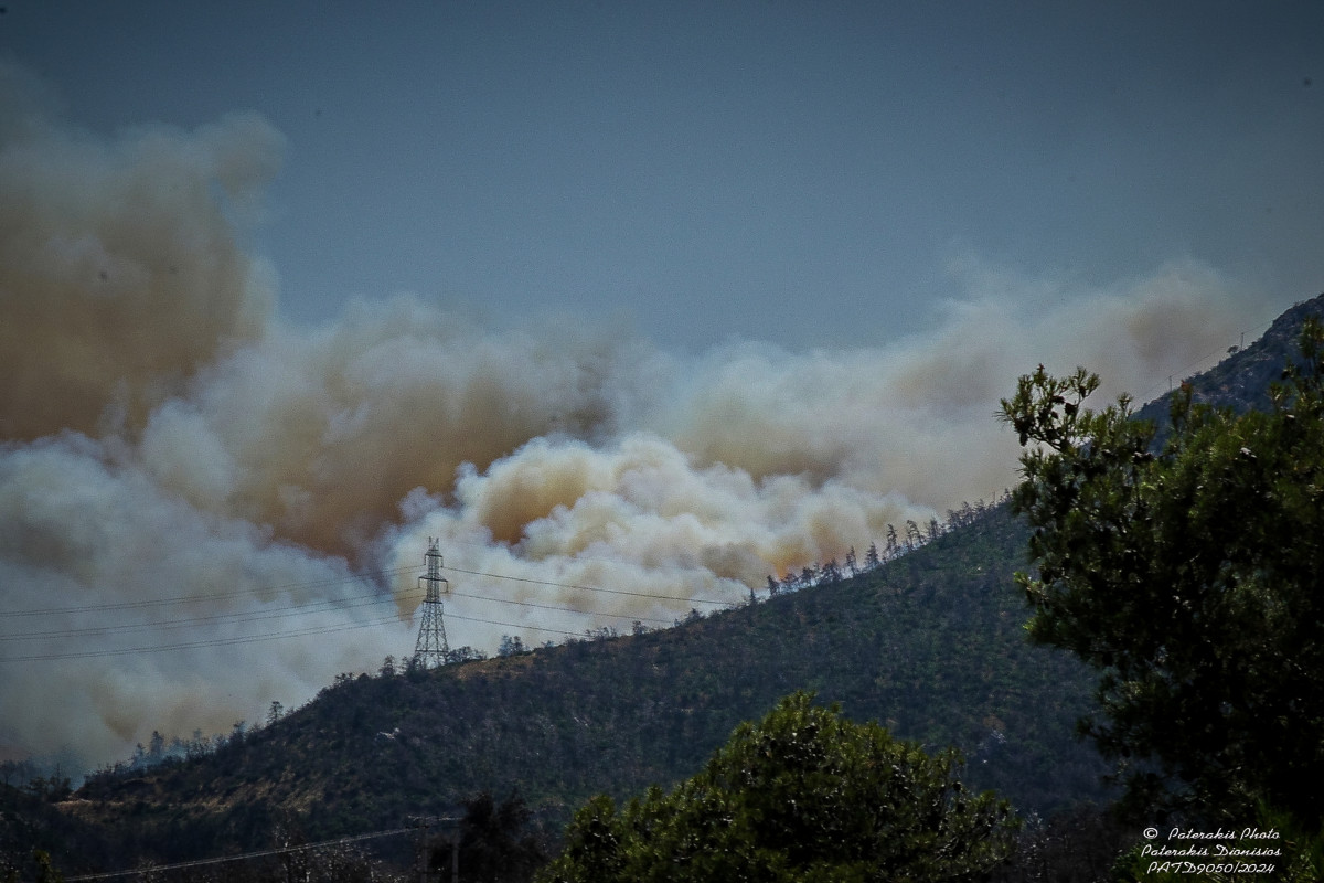 Πάρνηθα / Φωτιά σε δασική έκταση - Ήχησε το 112, στη μάχη εναέριες ...