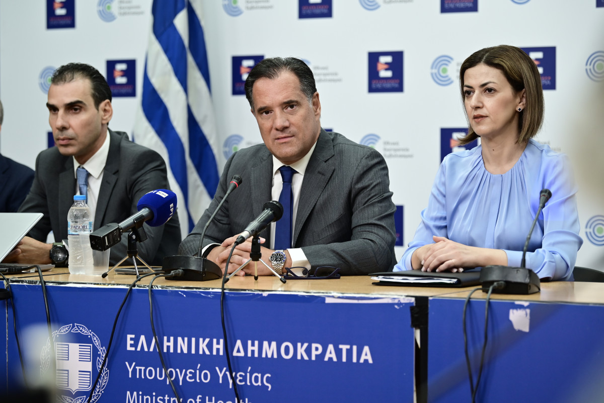 Άδωνις Γεωργιάδης / Κανείς δεν μένει αβοήθητος στο ΕΣΥ – Οι καταγγελίες ...