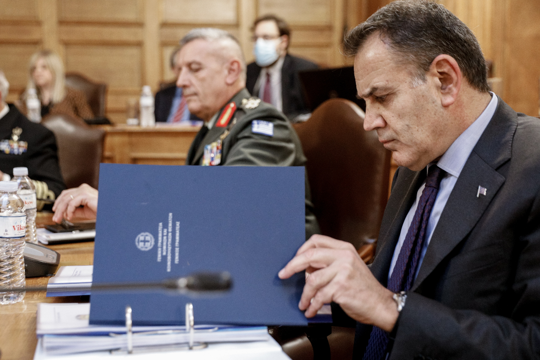 Υπ. ΕΘνικής'Αμυνας: «θερμό επεισόδιο» Φλώρου - Παναγιωτόπουλου; - tvxs.gr